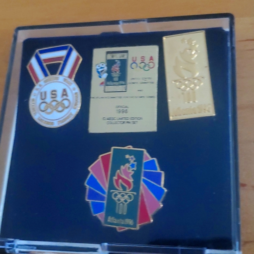 Olympic Pin Collector 4 Set - Gem
